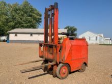 Used Towmotor Forklifts for sale. Towmotor equipment & more | Machinio