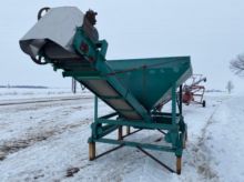 Used Dry Fertilizer Hopper for sale. Adams equipment & more | Machinio