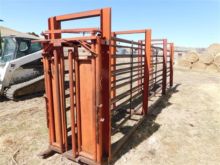Used Livestock Head Gate for sale. Bulldog equipment & more | Machinio