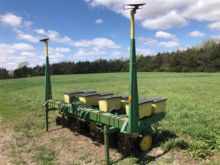 Used 4 Row Planters for sale. John Deere equipment & more | Machinio
