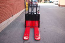Used Raymond 8400 Pallet Truck for sale | Machinio