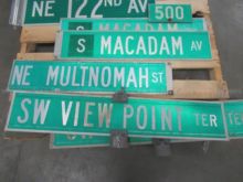 Used Sign Trucks for sale. Altec equipment & more | Machinio