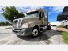 Used Single Axle Sleepers Trucks for sale. Mack equipment & more | Machinio