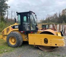 Used Caterpillar CS74 for sale. Caterpillar equipment & more | Machinio