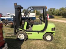 Used Clark CMP25 Forklift for sale | Machinio