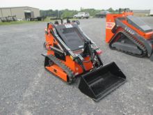 Used Stand On Skid Steers for sale. Toro equipment & more | Machinio